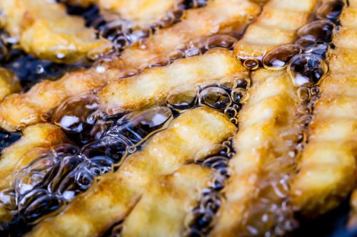 PRO TIP: How To Tell When Your Oil Is Hot Enough To Start Frying