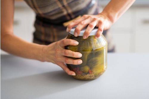Kitchen HACK: How To Open A Jar Easily